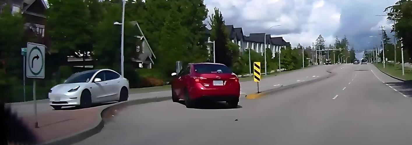 Taking a Left Turn Lane Into Oncoming Traffic — BlackboxMyCar Canada